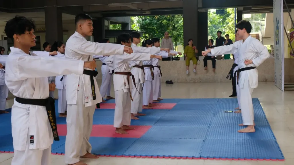 Kenali 6 Tingkatan Sabuk di Karate - Rondesatu